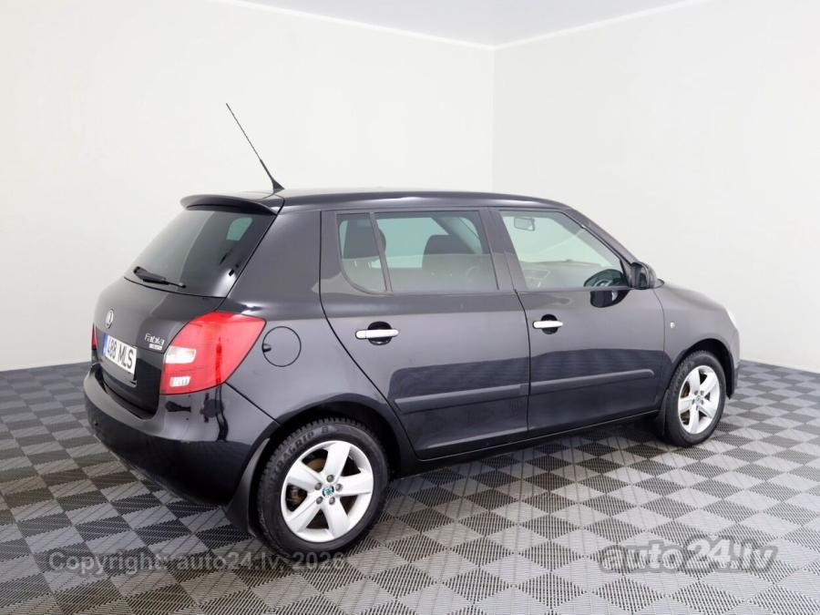 Melns Skoda Fabia 2008 Tallina, ar dzinēja tilpumu 1.60 L un nobraukumu 196 tūkst. km par 2499 €, foto 3 vietnē AUTOMOTO.COM.LV
