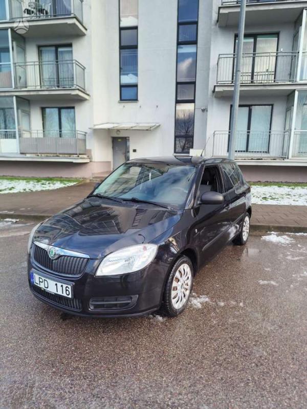 Black Skoda Fabia 2009 in Vilnius, with an engine capacity of 1.20 L and mileage of 182 thousand km for 1600 €, photo 1 on AUTOMOTO.COM.LV