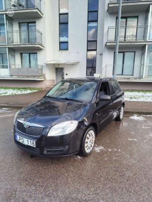 Melns Skoda Fabia 2009 Viļņa, ar dzinēja tilpumu 1.20 L un nobraukumu 182 tūkst. km par 1600 €, foto  vietnē AUTOMOTO.COM.LV
