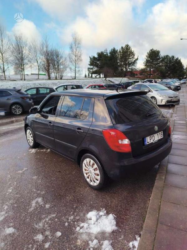 Black Skoda Fabia 2009 in Vilnius, with an engine capacity of 1.20 L and mileage of 182 thousand km for 1600 €, photo 5 on AUTOMOTO.COM.LV