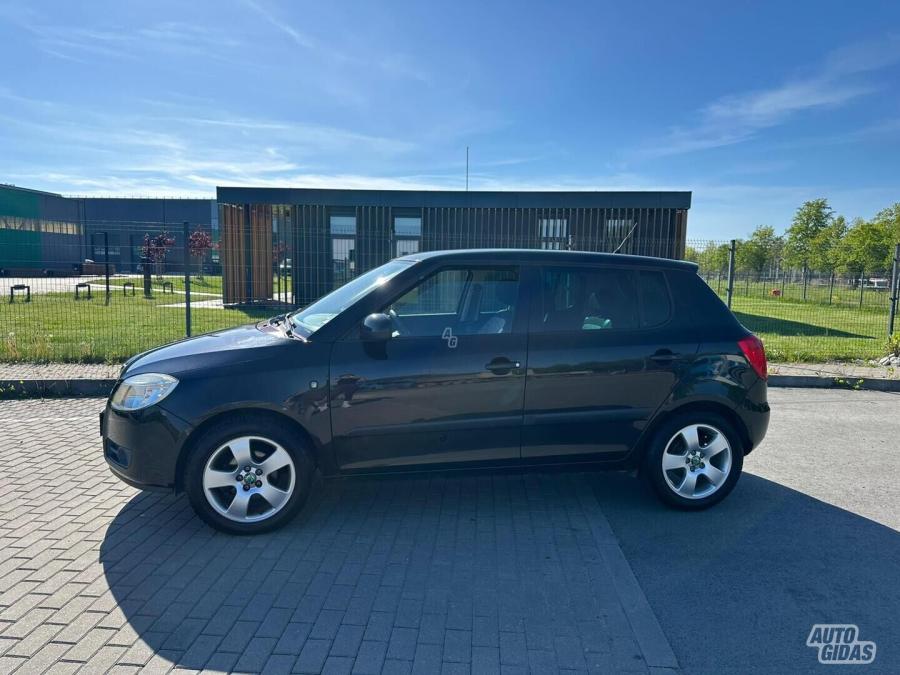 Black Skoda Fabia 2009 in Klaipeda, with an engine capacity of 1.20 L and mileage of 173 thousand km for 2200 €, photo 3 on AUTOMOTO.COM.LV