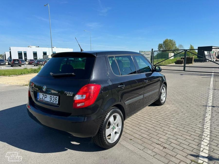 Black Skoda Fabia 2009 in Klaipeda, with an engine capacity of 1.20 L and mileage of 173 thousand km for 2200 €, photo 4 on AUTOMOTO.COM.LV