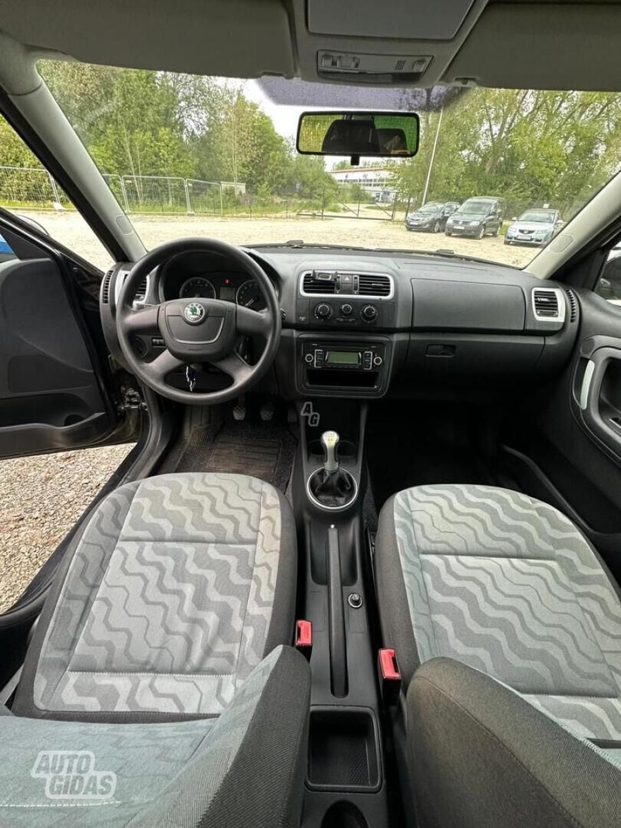 Black Skoda Fabia 2009 in Klaipeda, with an engine capacity of 1.20 L and mileage of 173 thousand km for 2200 €, photo 8 on AUTOMOTO.COM.LV