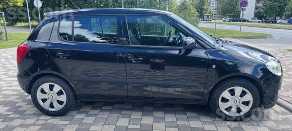 Melns Skoda Fabia 2009 Jelgava, ar dzinēja tilpumu 1.40 L un nobraukumu 305 tūkst. km par 2850 €, foto 4 vietnē AUTOMOTO.COM.LV