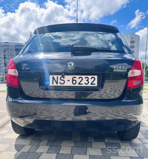 Melns Skoda Fabia 2009 Jelgava, ar dzinēja tilpumu 1.40 L un nobraukumu 305 tūkst. km par 2850 €, foto 5 vietnē AUTOMOTO.COM.LV