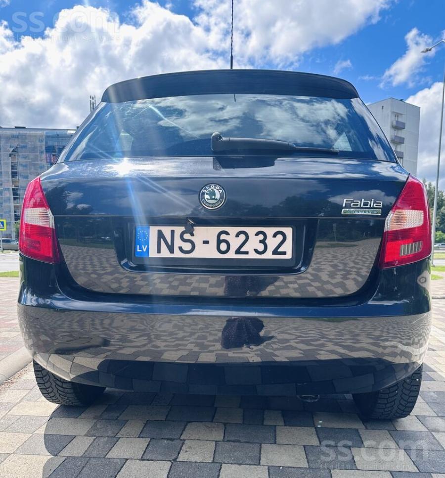 Melns Skoda Fabia 2009 Jelgava, ar dzinēja tilpumu 1.40 L un nobraukumu 305 tūkst. km par 2850 €, foto 6 vietnē AUTOMOTO.COM.LV