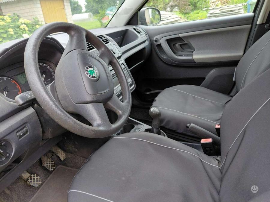 Melns Skoda Fabia 2009 Zarasai, ar dzinēja tilpumu 1.20 L un nobraukumu 252 tūkst. km par 1600 €, foto 5 vietnē AUTOMOTO.COM.LV
