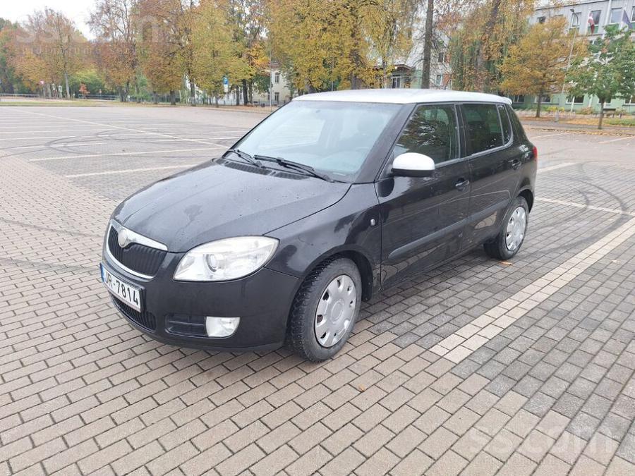 Black Skoda Fabia 2009 in Jelgava, with an engine capacity of 1.40 L and mileage of 222 thousand km for 1650 €, photo 1 on AUTOMOTO.COM.LV