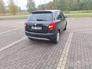 Black Skoda Fabia 2009 in Jelgava, with an engine capacity of 1.40 L and mileage of 222 thousand km for 1650 €, photo 4 on AUTOMOTO.COM.LV