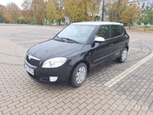 Черный Шкода Фабия 2009 в Елгава, объемом двигателя 1.40 л и пробегом 222 тыс. км за 1650 €, фото  на AUTOMOTO.COM.LV