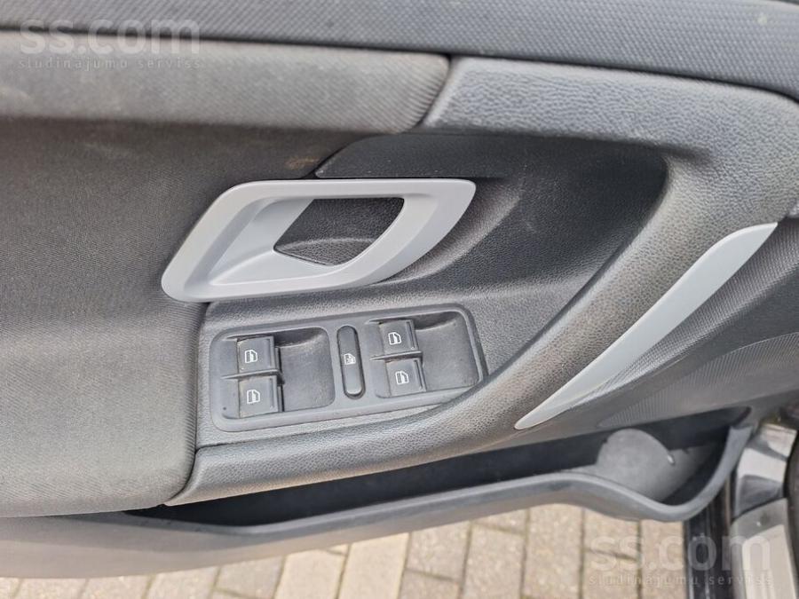 Melns Skoda Fabia 2009 Jelgava, ar dzinēja tilpumu 1.40 L un nobraukumu 222 tūkst. km par 1650 €, foto 7 vietnē AUTOMOTO.COM.LV