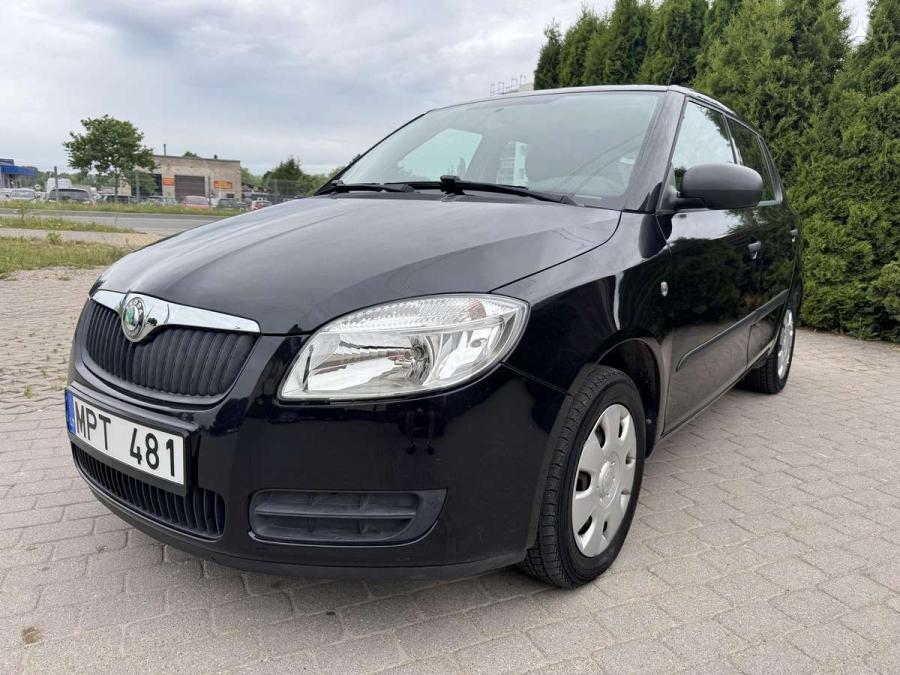 Black Skoda Fabia 2010 in Kretinga, with an engine capacity of 1.20 L and mileage of 146 thousand km for 1995 €, photo 5 on AUTOMOTO.COM.LV