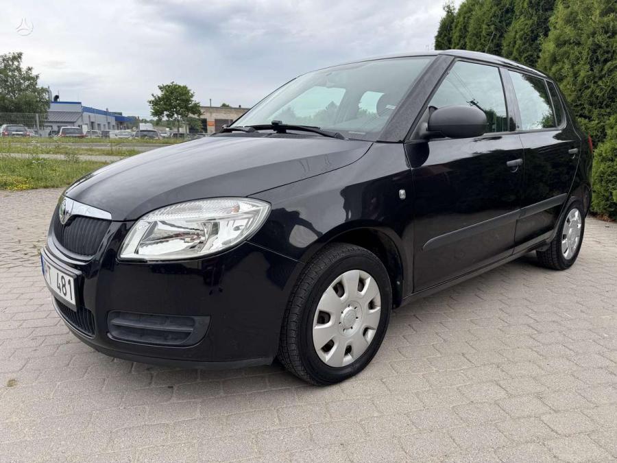 Black Skoda Fabia 2010 in Kretinga, with an engine capacity of 1.20 L and mileage of 146 thousand km for 1995 €, photo 6 on AUTOMOTO.COM.LV