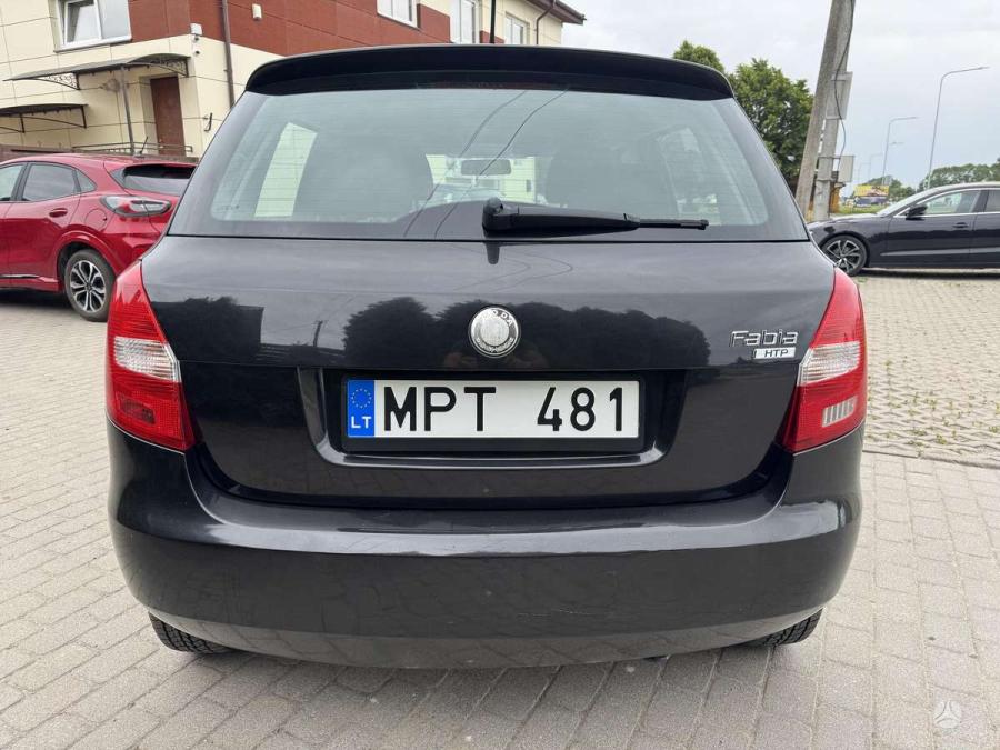 Black Skoda Fabia 2010 in Kretinga, with an engine capacity of 1.20 L and mileage of 146 thousand km for 1995 €, photo 9 on AUTOMOTO.COM.LV