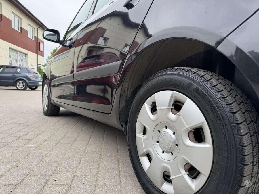 Black Skoda Fabia 2010 in Kretinga, with an engine capacity of 1.20 L and mileage of 146 thousand km for 1995 €, photo 13 on AUTOMOTO.COM.LV
