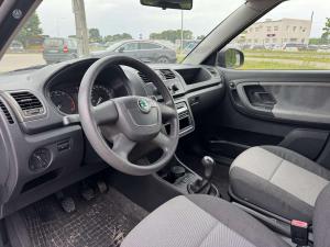 Black Skoda Fabia 2010 in Kretinga, with an engine capacity of 1.20 L and mileage of 146 thousand km for 1995 €, photo 15 on AUTOMOTO.COM.LV