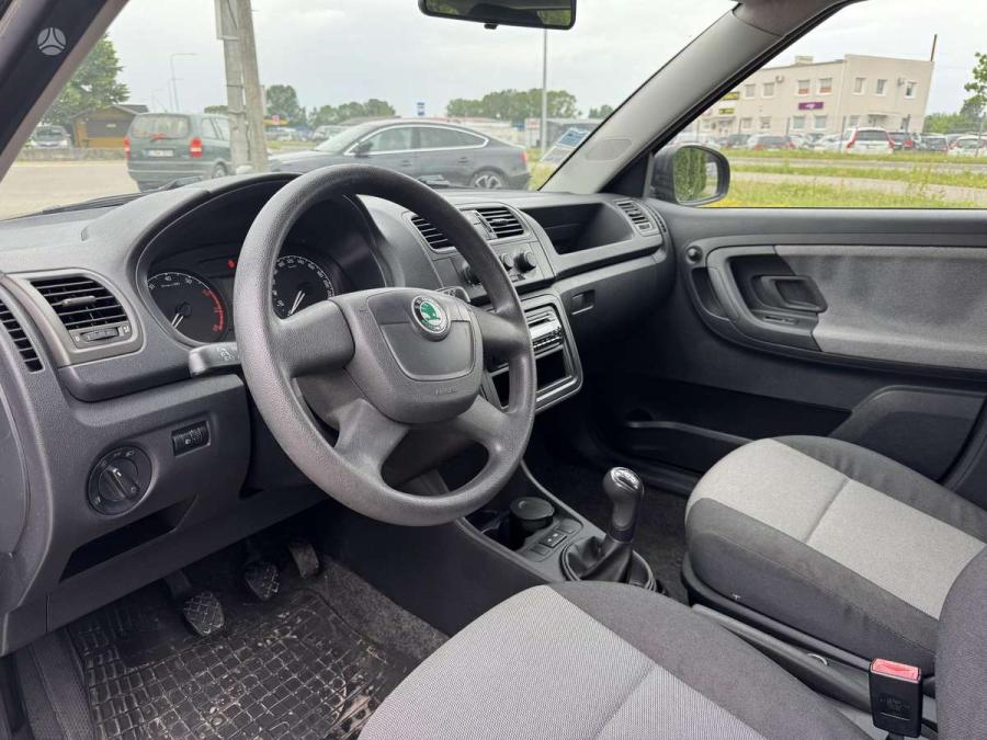 Black Skoda Fabia 2010 in Kretinga, with an engine capacity of 1.20 L and mileage of 146 thousand km for 1995 €, photo 15 on AUTOMOTO.COM.LV