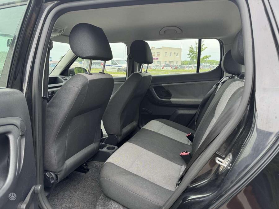 Black Skoda Fabia 2010 in Kretinga, with an engine capacity of 1.20 L and mileage of 146 thousand km for 1995 €, photo 23 on AUTOMOTO.COM.LV