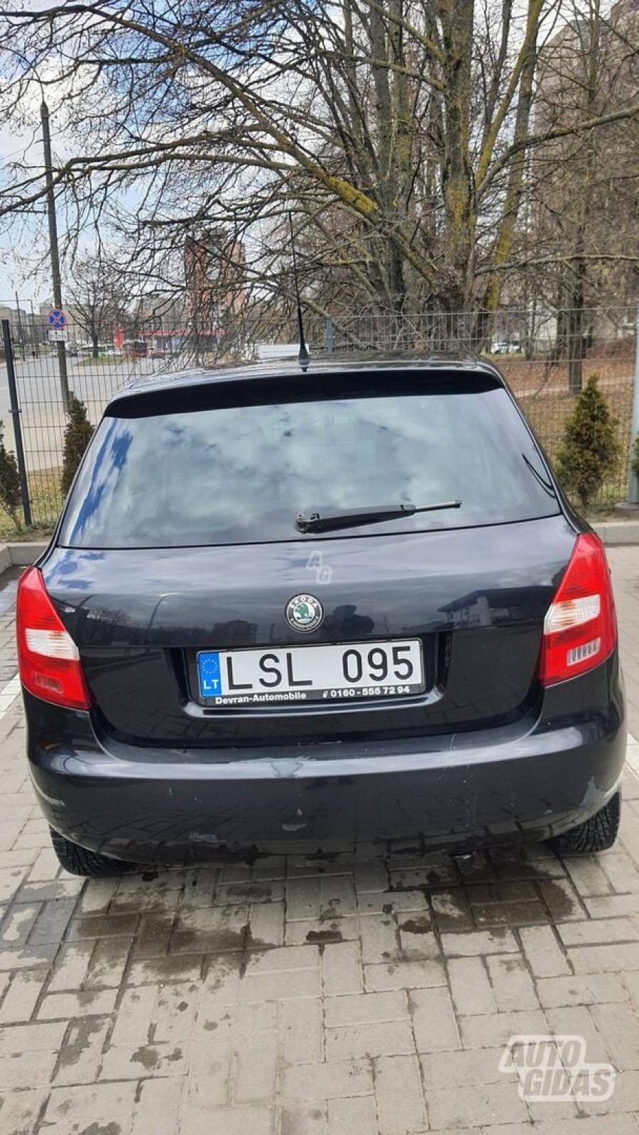 Melns Skoda Fabia 2011 Kauņa, ar dzinēja tilpumu 1.20 L un nobraukumu 110 tūkst. km par 1750 €, foto 4 vietnē AUTOMOTO.COM.LV