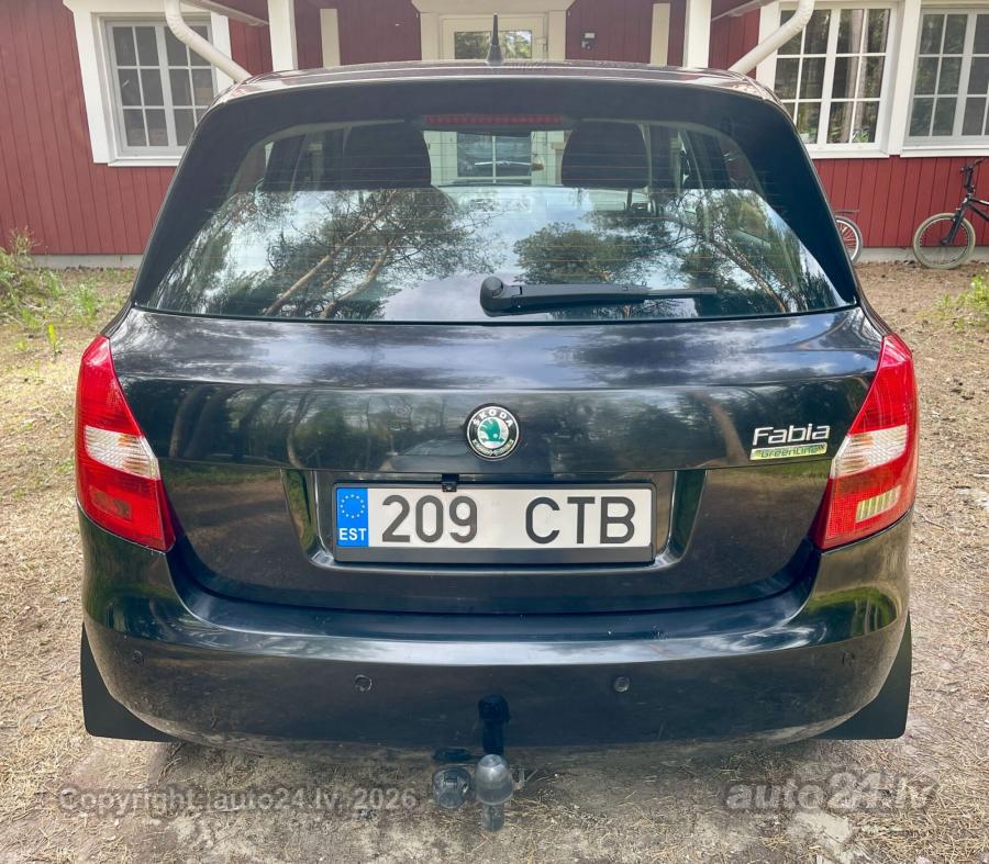 Black Skoda Fabia 2011 in Tallinn, with an engine capacity of 1.20 L and mileage of 251 thousand km for 2500 €, photo 8 on AUTOMOTO.COM.LV