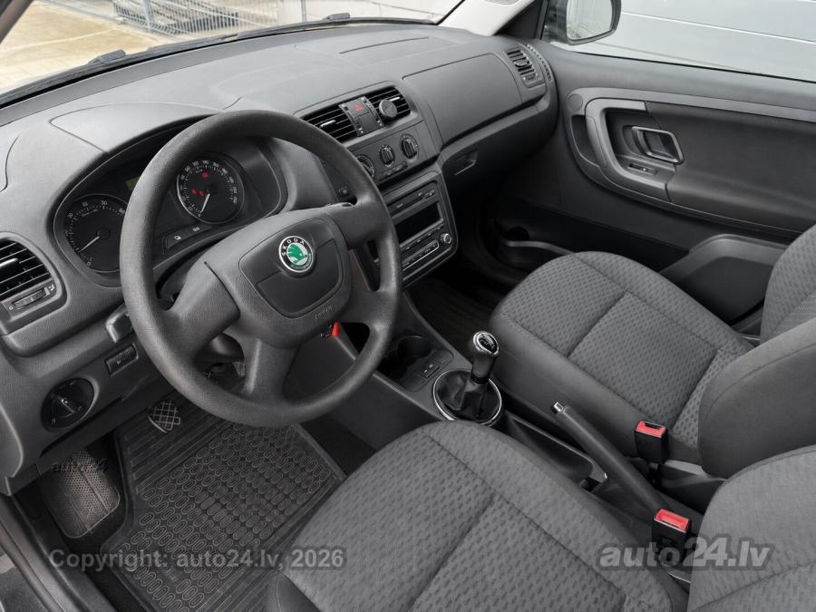 Melns Skoda Fabia 2011 Tallina, ar dzinēja tilpumu 1.20 L un nobraukumu 97 tūkst. km par 2995 €, foto 10 vietnē AUTOMOTO.COM.LV