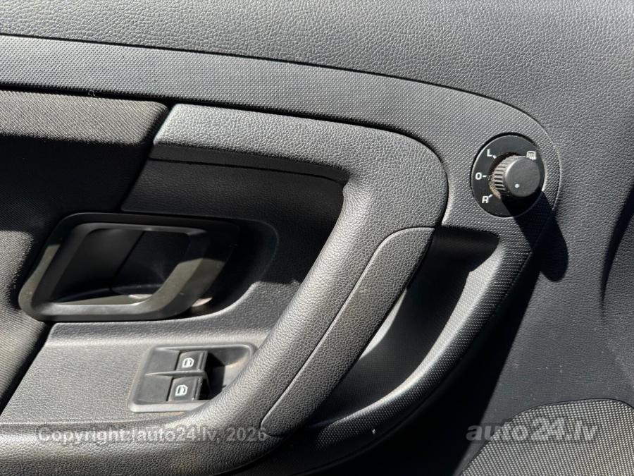 Melns Skoda Fabia 2011 Tallina, ar dzinēja tilpumu 1.20 L un nobraukumu 97 tūkst. km par 2995 €, foto 16 vietnē AUTOMOTO.COM.LV