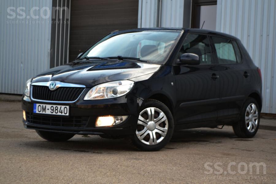 Black Skoda Fabia 2012 in Preili, with an engine capacity of 1.20 L and mileage of 283 thousand km for 3400 €, photo 1 on AUTOMOTO.COM.LV