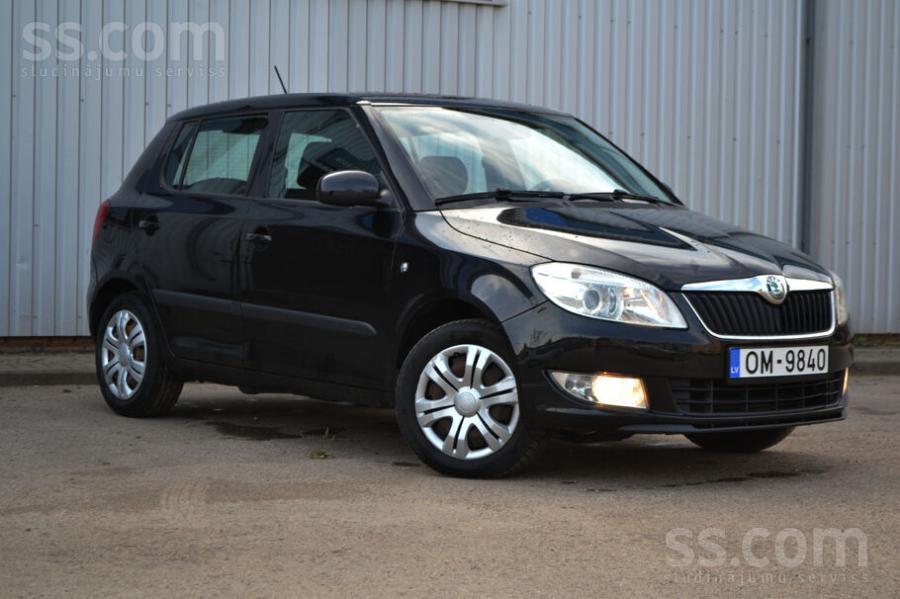 Black Skoda Fabia 2012 in Preili, with an engine capacity of 1.20 L and mileage of 283 thousand km for 3400 €, photo 3 on AUTOMOTO.COM.LV