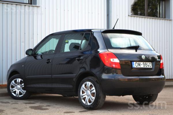 Black Skoda Fabia 2012 in Preili, with an engine capacity of 1.20 L and mileage of 283 thousand km for 3400 €, photo 6 on AUTOMOTO.COM.LV
