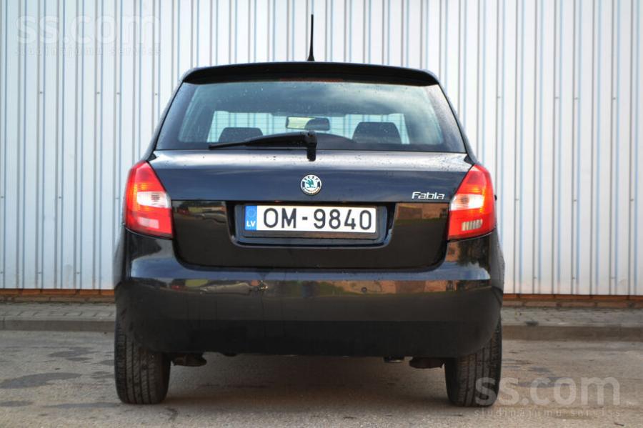 Black Skoda Fabia 2012 in Preili, with an engine capacity of 1.20 L and mileage of 283 thousand km for 3400 €, photo 9 on AUTOMOTO.COM.LV