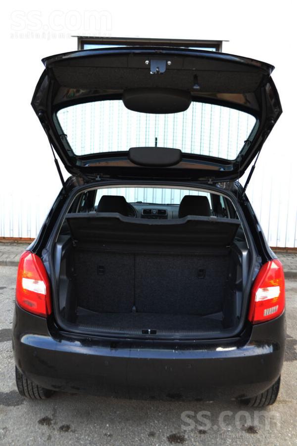 Black Skoda Fabia 2012 in Preili, with an engine capacity of 1.20 L and mileage of 283 thousand km for 3400 €, photo 9 on AUTOMOTO.COM.LV