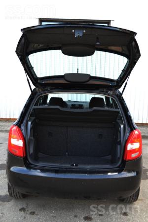 Black Skoda Fabia 2012 in Preili, with an engine capacity of 1.20 L and mileage of 283 thousand km for 3400 €, photo 10 on AUTOMOTO.COM.LV