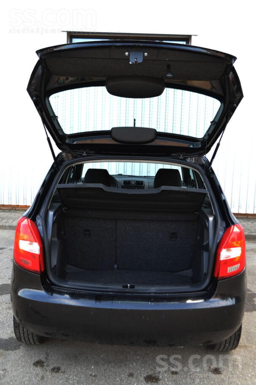 Black Skoda Fabia 2012 in Preili, with an engine capacity of 1.20 L and mileage of 283 thousand km for 3400 €, photo 10 on AUTOMOTO.COM.LV