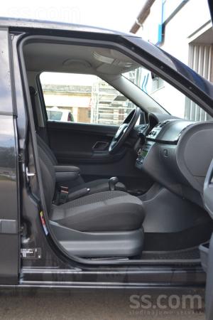 Black Skoda Fabia 2012 in Preili, with an engine capacity of 1.20 L and mileage of 283 thousand km for 3400 €, photo 17 on AUTOMOTO.COM.LV