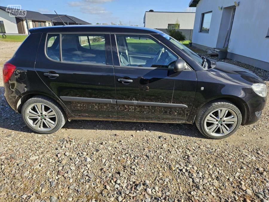 Melns Skoda Fabia 2012 Marijampole, ar dzinēja tilpumu 1.20 L un nobraukumu 211 tūkst. km par 2500 €, foto 13 vietnē AUTOMOTO.COM.LV