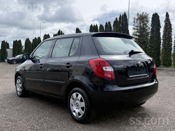 Melns Skoda Fabia 2013 Liepāja, ar dzinēja tilpumu 1.20 L un nobraukumu 159 tūkst. km par 4600 €, foto 4 vietnē AUTOMOTO.COM.LV