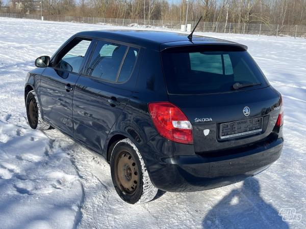Black Skoda Fabia 2014 in Marijampole, with an engine capacity of 1.20 L and mileage of 233 thousand km for 2650 €, photo 6 on AUTOMOTO.COM.LV