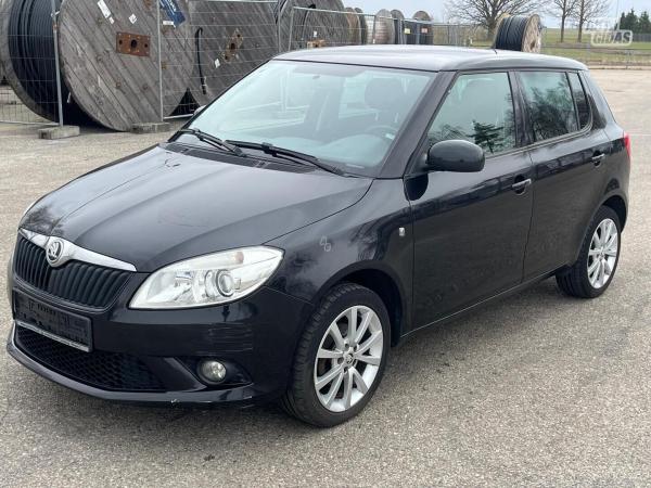Black Skoda Fabia 2014 in Marijampole, with an engine capacity of 1.20 L and mileage of 233 thousand km for 2650 €, photo 3 on AUTOMOTO.COM.LV