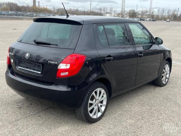 Black Skoda Fabia 2014 in Marijampole, with an engine capacity of 1.20 L and mileage of 233 thousand km for 2650 €, photo 5 on AUTOMOTO.COM.LV