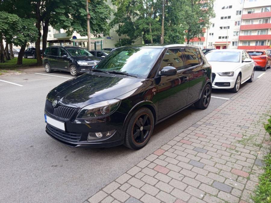 Melns Skoda Fabia 2014 Tallina, ar dzinēja tilpumu 1.60 L un nobraukumu 235 tūkst. km par 3700 €, foto 1 vietnē AUTOMOTO.COM.LV