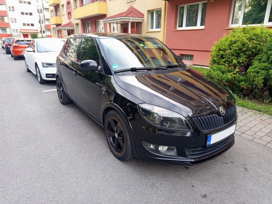 Melns Skoda Fabia 2014 Tallina, ar dzinēja tilpumu 1.60 L un nobraukumu 235 tūkst. km par 3700 €, foto 3 vietnē AUTOMOTO.COM.LV