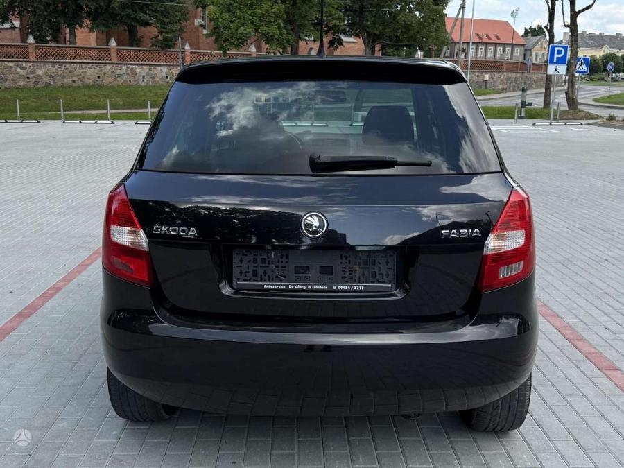 Black Skoda Fabia 2014 in Rokiskis, with an engine capacity of 1.20 L and mileage of 69 thousand km for 4299 €, photo 6 on AUTOMOTO.COM.LV