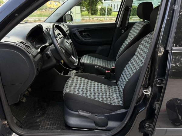 Black Skoda Fabia 2014 in Rokiskis, with an engine capacity of 1.20 L and mileage of 69 thousand km for 4299 €, photo 8 on AUTOMOTO.COM.LV