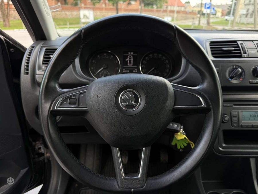Black Skoda Fabia 2014 in Rokiskis, with an engine capacity of 1.20 L and mileage of 69 thousand km for 4299 €, photo 17 on AUTOMOTO.COM.LV