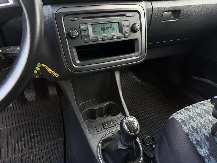 Black Skoda Fabia 2014 in Rokiskis, with an engine capacity of 1.20 L and mileage of 69 thousand km for 4299 €, photo 19 on AUTOMOTO.COM.LV