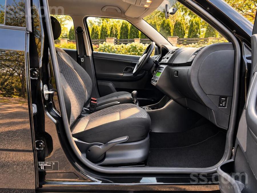 Black Skoda Fabia 2015 in Jelgava, with an engine capacity of 1.20 L and mileage of 234 thousand km for 4500 €, photo 11 on AUTOMOTO.COM.LV
