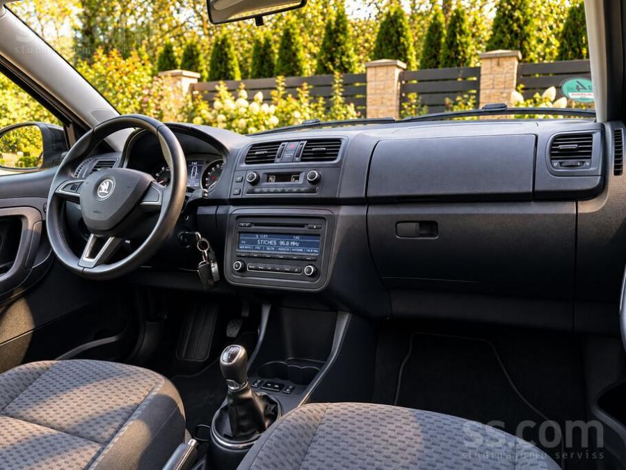Black Skoda Fabia 2015 in Jelgava, with an engine capacity of 1.20 L and mileage of 234 thousand km for 4500 €, photo 13 on AUTOMOTO.COM.LV