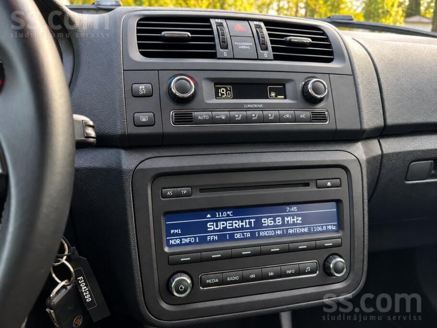 Black Skoda Fabia 2015 in Jelgava, with an engine capacity of 1.20 L and mileage of 234 thousand km for 4500 €, photo 19 on AUTOMOTO.COM.LV