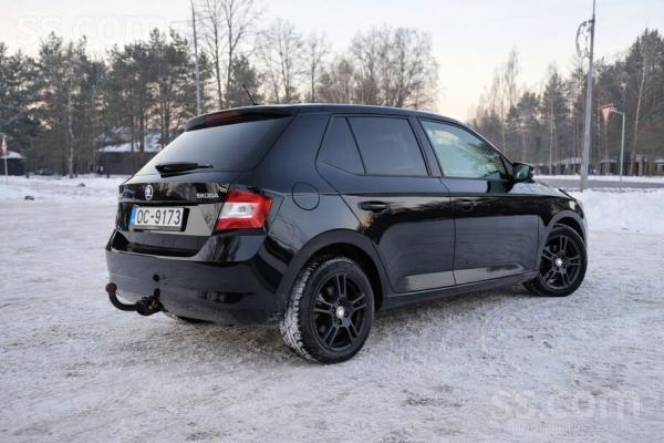Black Skoda Fabia 2016 in Riga, with an engine capacity of 1.00 L and mileage of 117 thousand km for 5400 €, photo 3 on AUTOMOTO.COM.LV