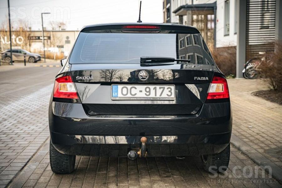 Black Skoda Fabia 2016 in Riga, with an engine capacity of 1.00 L and mileage of 0 thousand km for 5290 €, photo 6 on AUTOMOTO.COM.LV